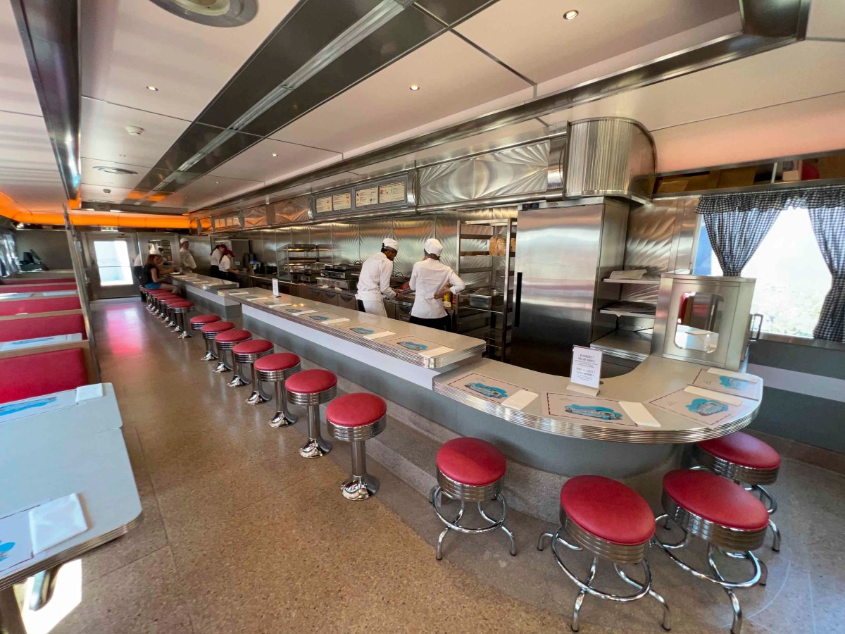 Making of Super Diner at Avengers Campus Paris – AirMagique – European ...