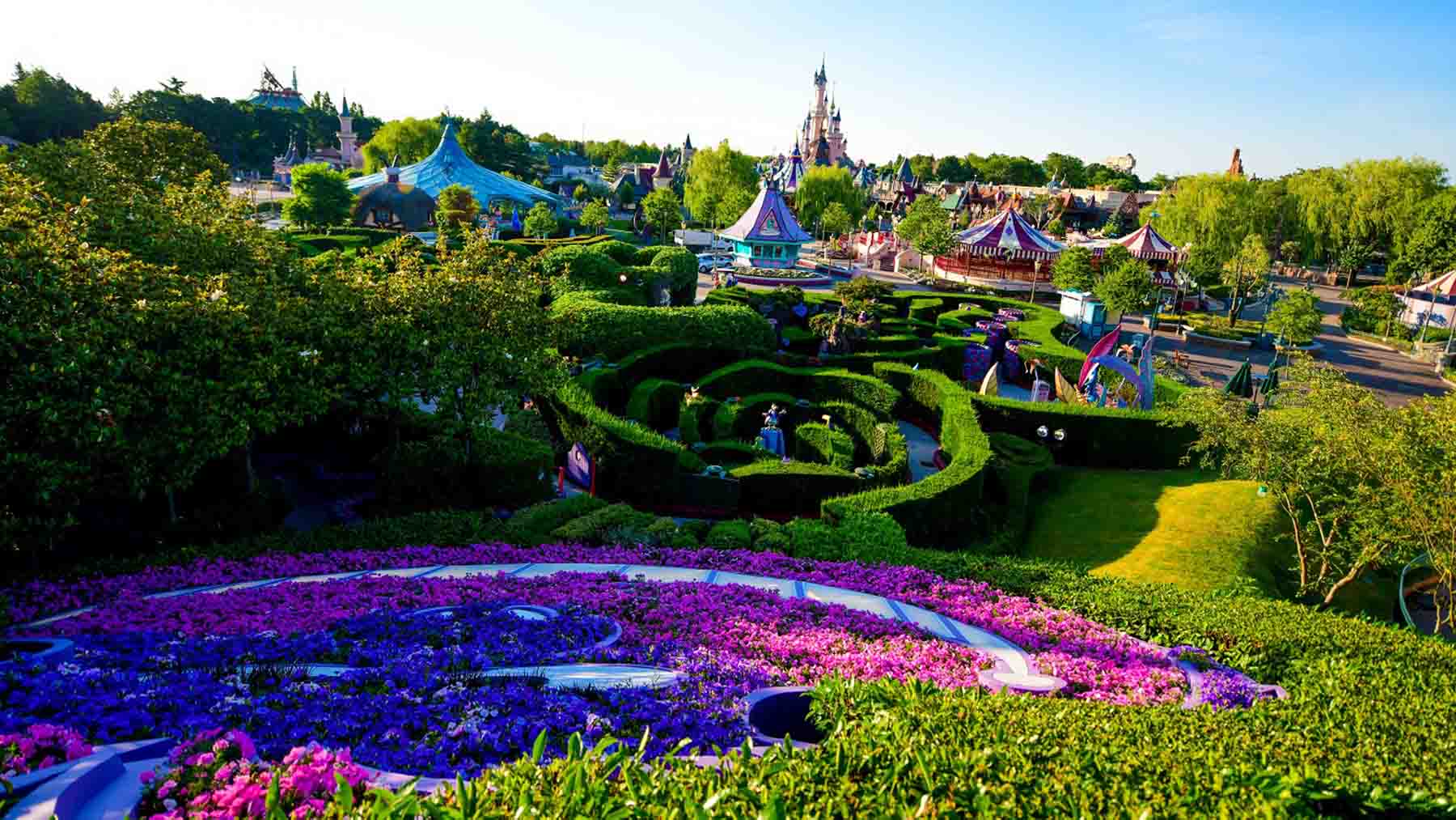 Disneyland Paris Premiers New Photo Exhibit, Tours & App Experience for ...