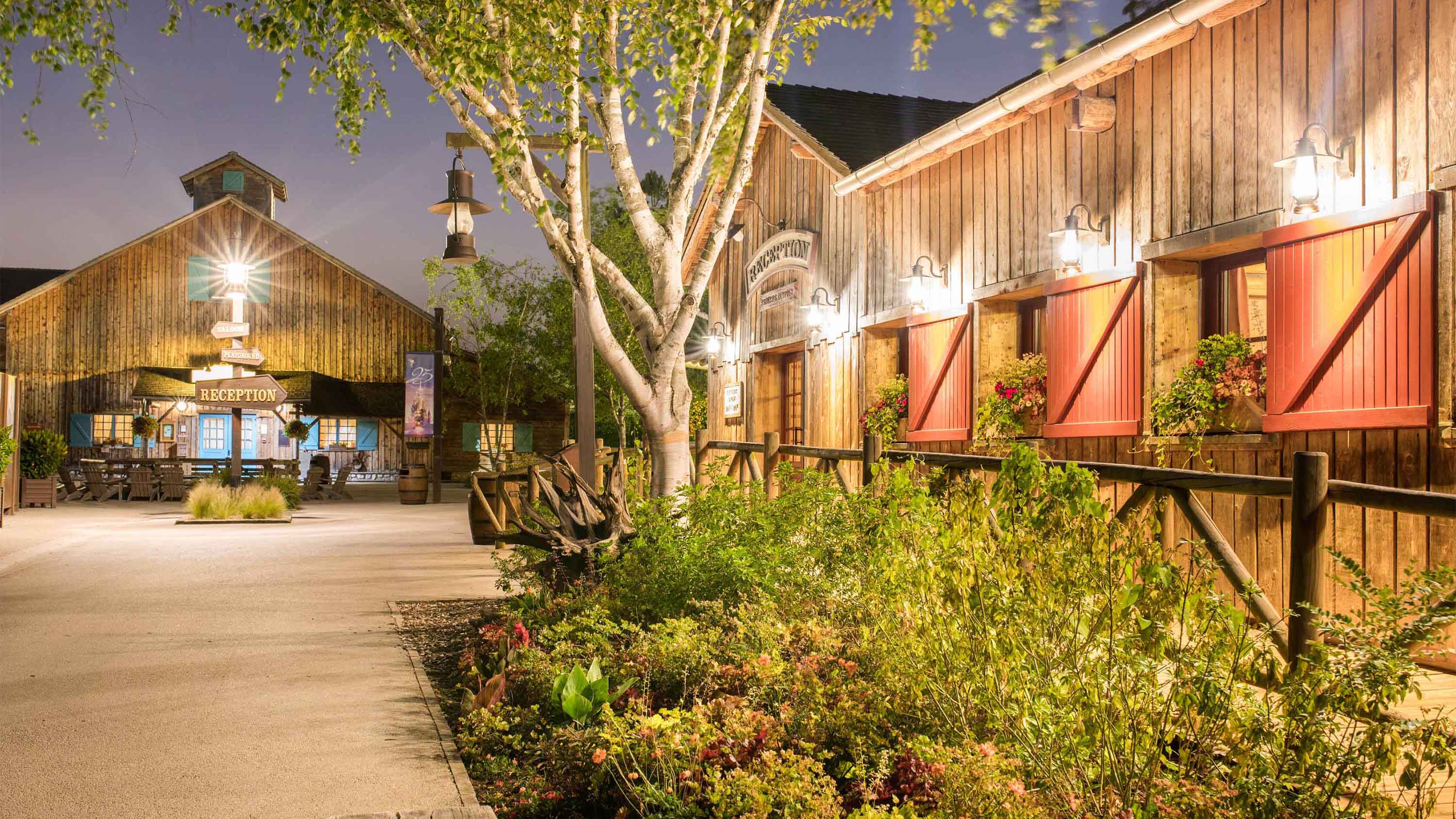 Disneyland Paris Debuts New Cabin Photo’s for Disney Davy Crockett ...